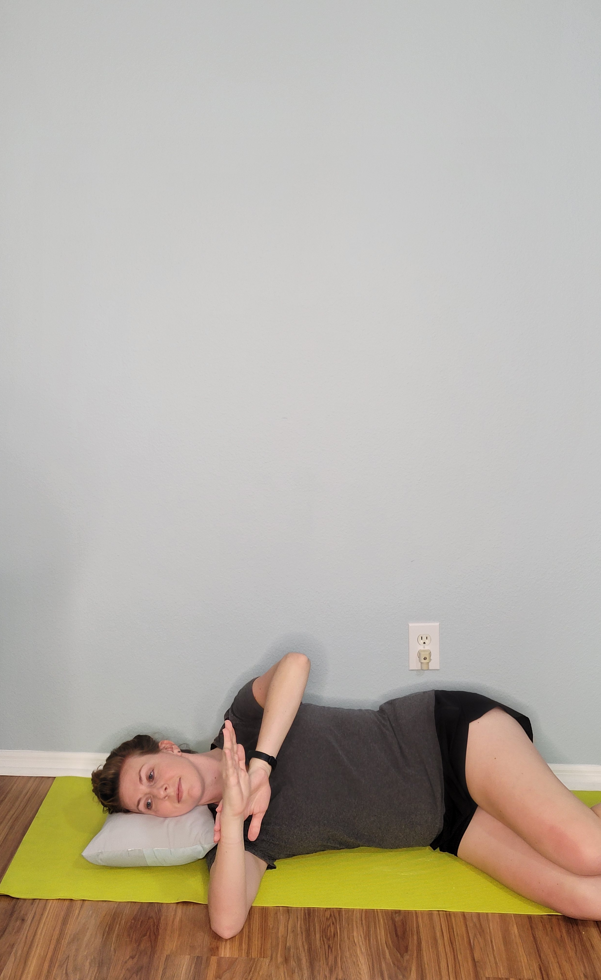 A No-Equipment Stretch to Improve Reaching Behind the Back ...