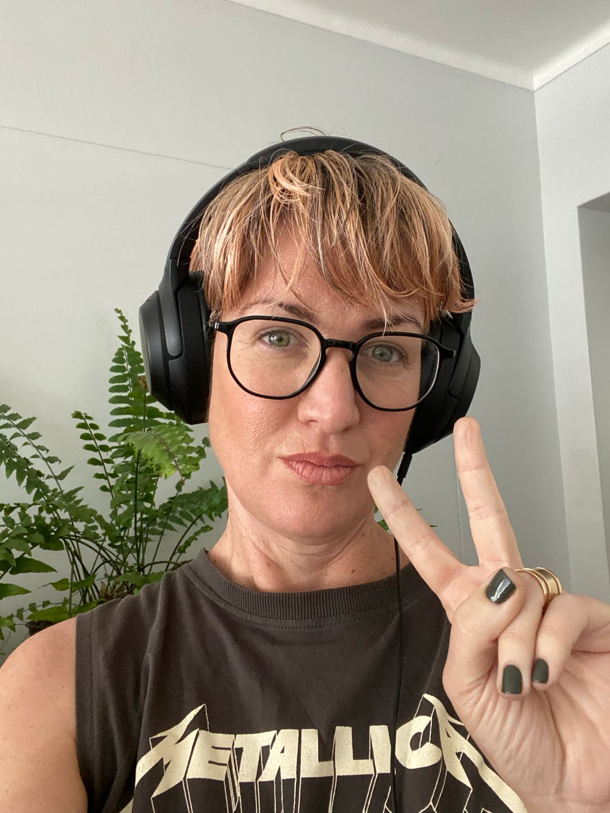 Hello Candid Community. Liesel here... 👋. I consult for SMMEs, start ...